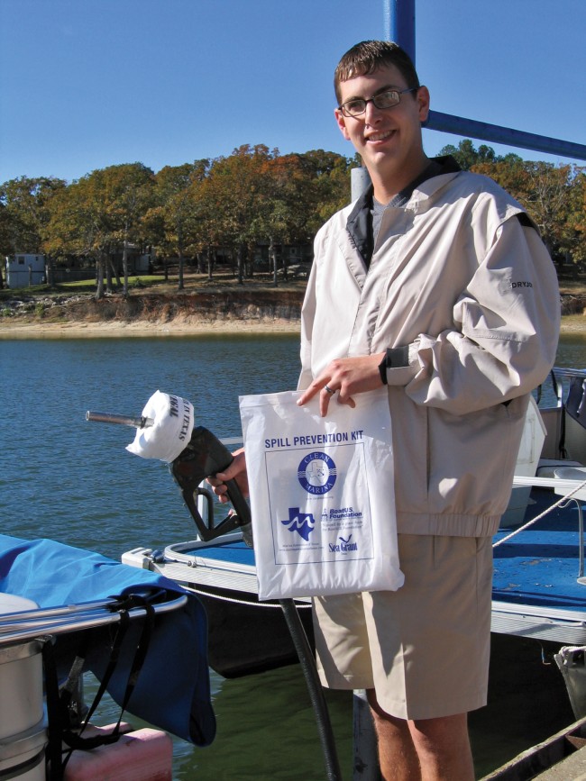 BoatUS Foundation: 3 Clean Refueling Tips for Boaters | Waterway Guide