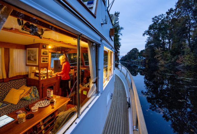 Waterway Guide | Chart Your Course: Plan Your 2024 Boating Adventure